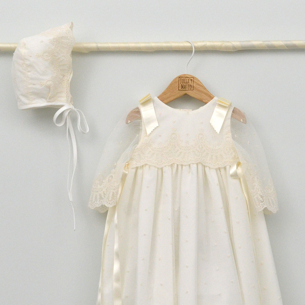 Faldón de Bautizo Largo con Capota y Encaje -Tienda Julia y Mateo ...